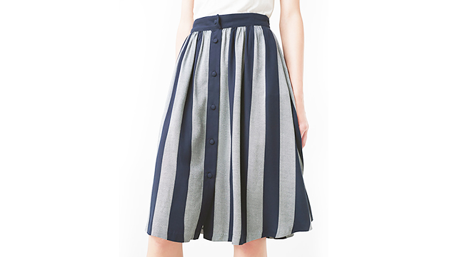 7 Comfy And Stylish Outfit Ideas You Can Wear To A Buffet